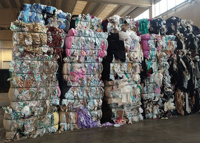 Raccolta e recupero rifiuti tessili a Verona e Mantova